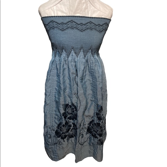 Lapis | Dresses | Lapis Light Blue Dress With Flower Details Smocked ...